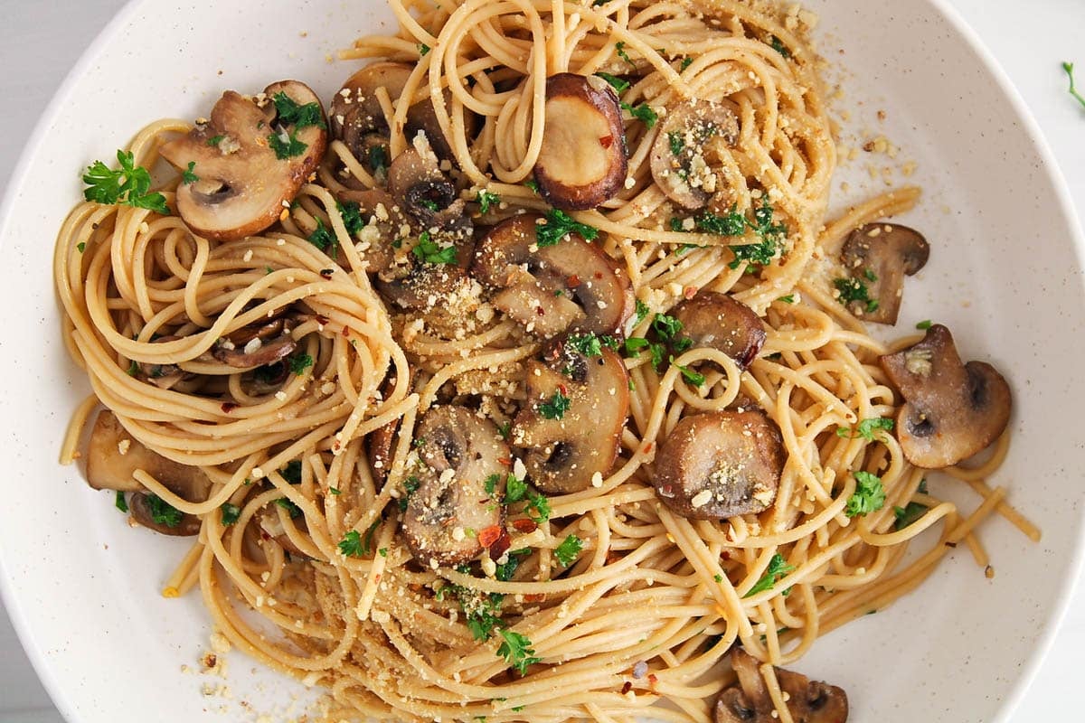 Mushroom Aglio Olio - Plant Based Jess