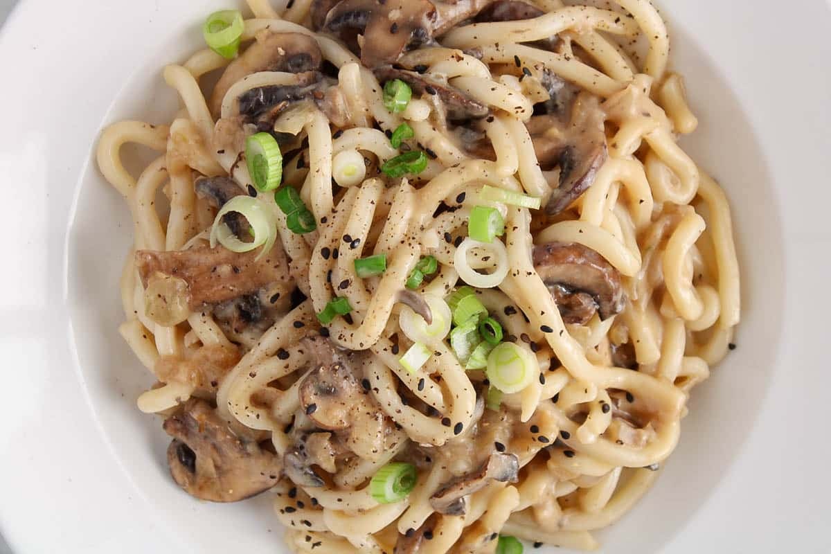 20-Minute Creamy Mushroom Miso Udon - Plant Based Jess
