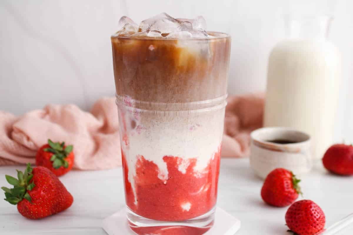 Iced Strawberry Latte (Strawberry Coffee) - Plant Based Jess